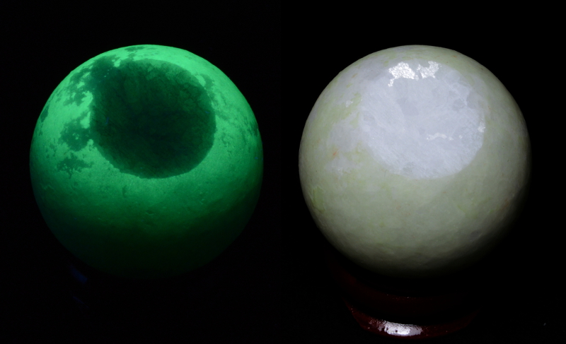 Spec4Gem - Glowing in the dark bright green sphere and blue egg